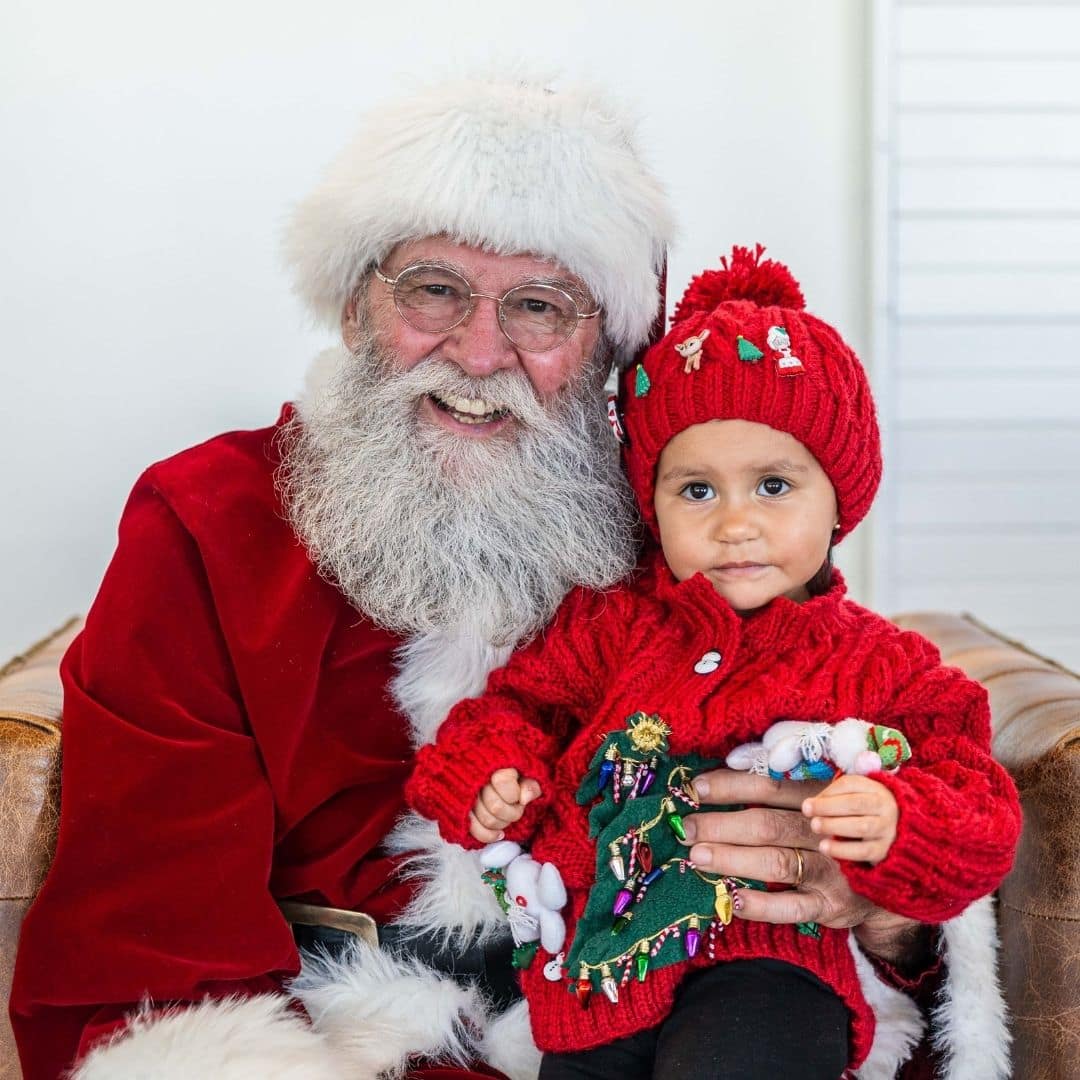 Christmas in Flagstaff: Top Holiday Events, Festive Lights, & Stays